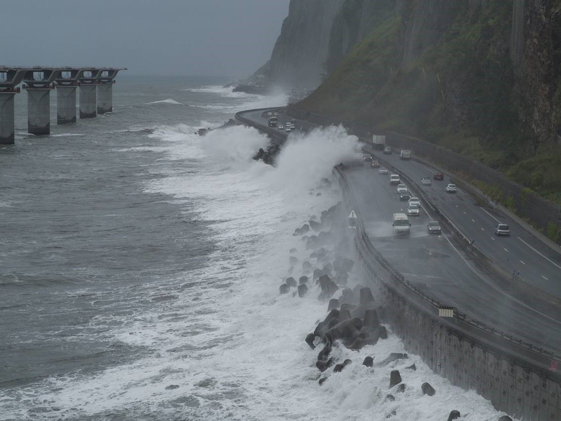 Uniquely sustainable and biodiverse highway for Reunion ...